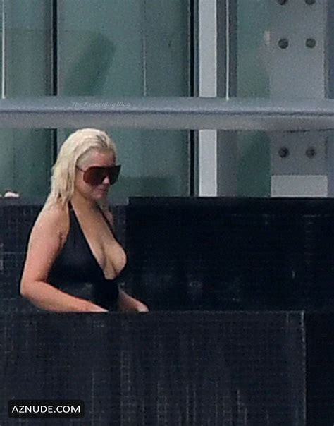 Christina Aguilera Sexy Takes A Dip In The Pool Between Recording Sessions In Miami AZNude