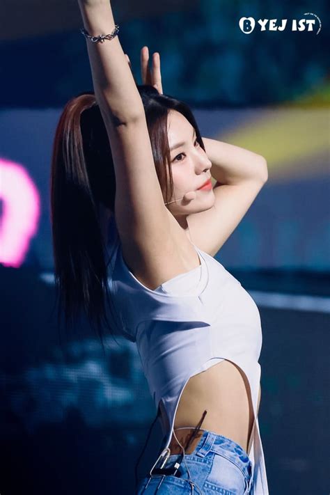 Itzy Yeji R Kpopfap