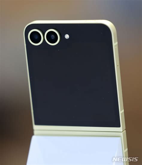 드디어 폴드를 앞주머니에삼성 Ai 폴더블폰 외신 반응 살펴보니