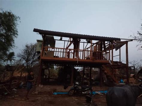 လယ်ဝေးမြို့နယ်တွင် လေဆင်နှာမောင်းတိုက်ခတ်မှုကြောင့် လူနေအိမ်များ ပျက်စီး Ministry Of Information