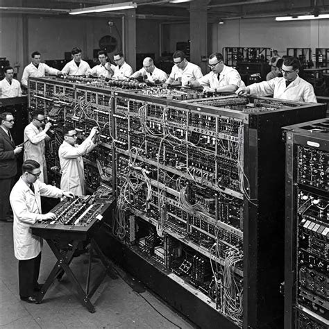 The First Computer Eniac 1945 Was A Massive 30 Metres Long And