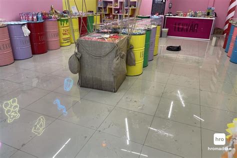 Блокбастер Молл у Києві зазнав руйнувань через нічну атаку РФ Цензор НЕТ