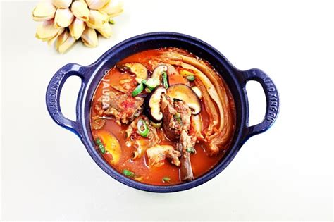 돼지등뼈 김치찜 만들기 돼지고기 등뼈 뼈다귀 묵은지 김치찜레시피 네이버 블로그