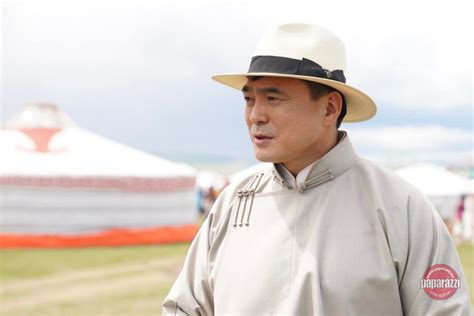 С Амарсайхан Энэ бол хөнөөлт цар тахлыг даван туулсны баяр хүн зон олноороо цагийн хатууг сөрж