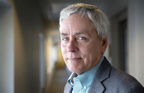 Florida Continues To Inspire Carl Hiaasen In New Novel Razor Girl