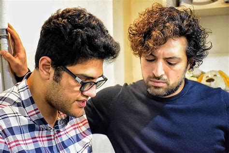 مهاجرت پنهانی و مشکوک اشکان خطیبی از ایران پوشش دیدنی اشکان خان و