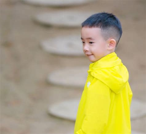 陳小春因兒子jasper身價暴漲5倍，這個小細節告訴你為什麼 每日頭條