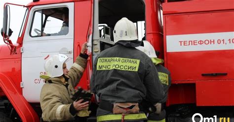 Восьмерых человек спасли омские огнеборцы из горящего дома Новости Mail