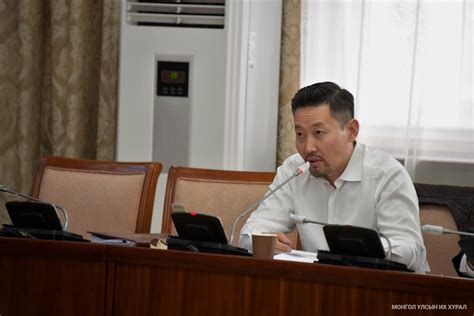 ЭЗБХ Зарчмын зөрүүтэй 100 орчим саналаар санал хураав