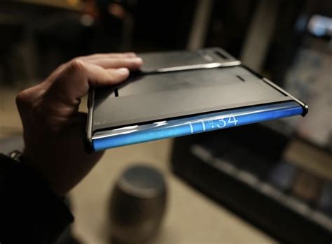 Tclがmwc2022にて2種類の折り畳みスマートフォンを出展！ ガルマックス