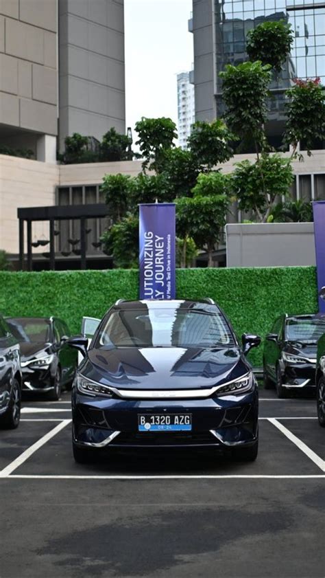 FOTO Menjajal MPV Listrik BYD M6 Libas Berbagai Medan Jakarta Bandung Begini Sensasinya