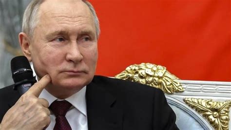 في ظاهرة لافتة صور بوتين تغزو شوارع لبنان ياصور