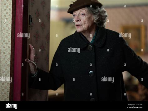 Maggie Smith The Miracle Club Hi Res Stock Photography And Images Alamy