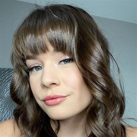 Ivory Model At Feetplaza