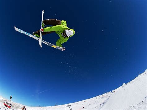 Скачать фотообои для рабочего стола лыжник прыжок обои для рабочего стола скачать