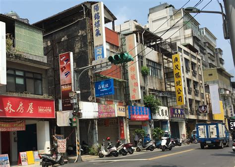 都更長路守得雲開見月明北投中央南路 新龍開發