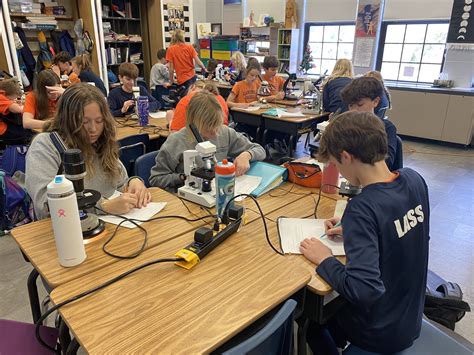 6th Grade Using Microscopes And Making Wet Mount Slides Cardinal Pacelli