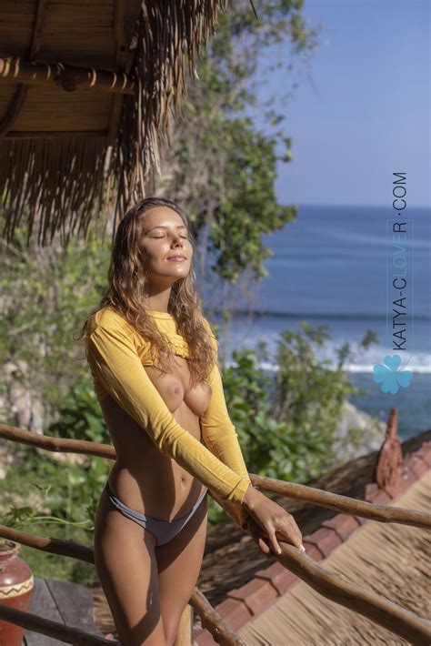 Katya In Islander Routine By Katya Clover Official Erotic Beauties