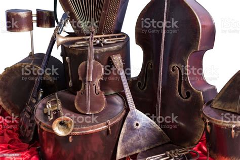 흰색 바탕에 오래 된 빈티지 음악 악기입니다 클래식 음악 악기 0명에 대한 스톡 사진 및 기타 이미지 0명 갈색 검은색 Istock