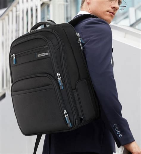 쌤소나이트 17인치 노트북 대용량 비지니스 백팩 헬로마켓