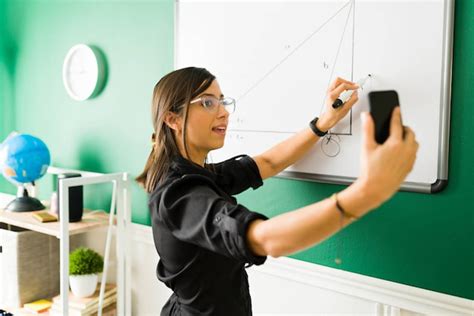 Комитет ГД одобрил ко Ii чтению запрет на использование телефонов на уроках Общество Селдон