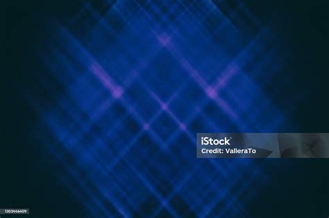 아름답고 밝은 보라색 추상적 배경과 교차하는 선 비네팅 추상 텍스처 배경 기술에 대한 스톡 벡터 아트 및 기타 이미지 기술 기울어진 기하 도형 Istock