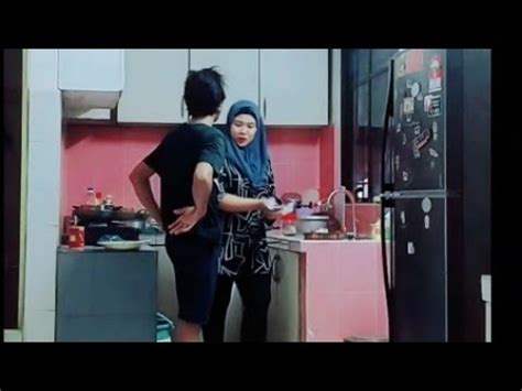 Prank Pis Ng Jumbo Ukhti Sampai Kaget Masak Di Dapur Sampai Gelisah Youtube