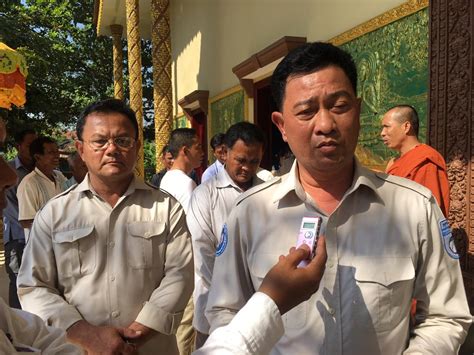 ក្រុមការងារចុះជួយសង្កាត់សំរោង ចុះពិនិត្យការដាក់លូនិងពង្រីកផ្លូវប្រវែង៥០០ម៉ែត្រ នគរដ្រេហ្គន