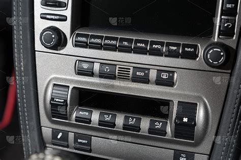 汽车内饰控制面板