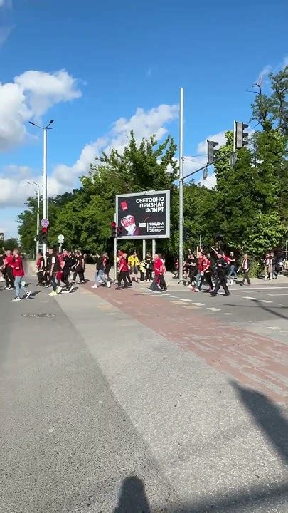 Феновете на ЦСКА София се придвижват на групи към стадиона за реванша с Ботев Пловдив Youtube