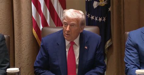 트럼프 지지율 취임 100일내 역대 최저…42％로 급락