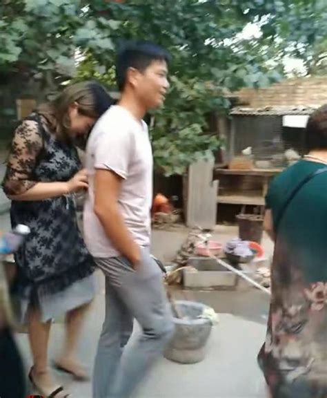 大衣哥朱之文兒媳曝光，酷似韓國明星 每日頭條