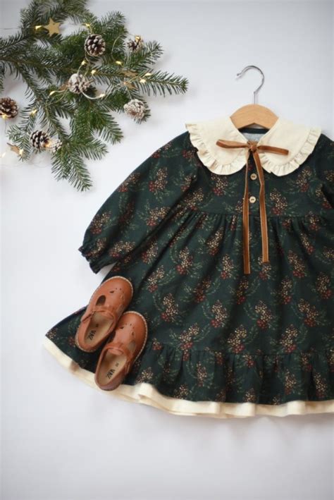 Новогоднее платье из плательной фланели в 2025 г Мода для новорожденных девочек Выкройки