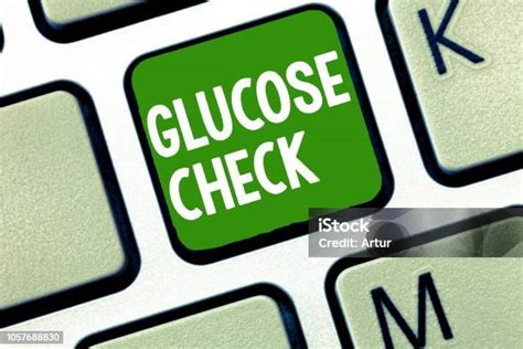 필기 텍스트 포도 당 확인입니다 혈액에 있는 설탕의 양을 측정 하는 절차를 의미 하는 개념 감시에 대한 스톡 사진 및 기타 이미지 Istock