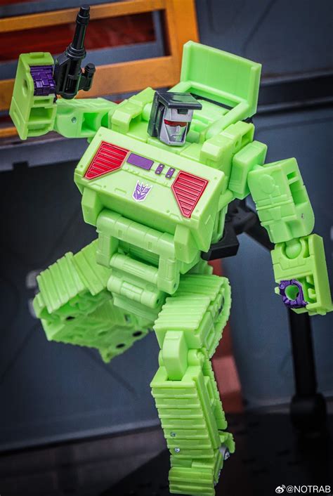 Pictorial Review For Transformers Studio Series Wheeljack Que