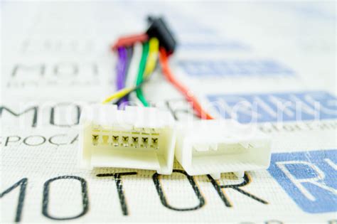 Купить Переходник для магнитолы ISO Intro FR-12 для Лада Ларгус, Икс ...