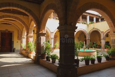 Древний монастырь сан франциско в Tlalpujahua Michoacan Мексике I