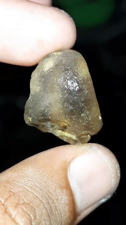 천연 연기가 자욱한 석영 돌의 거친 Youtube