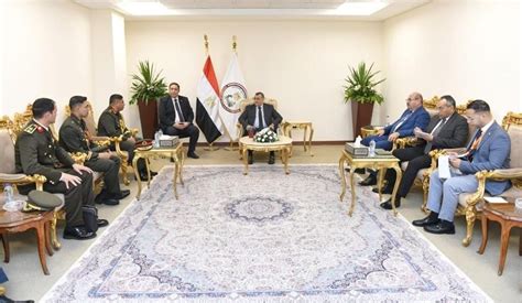 وزير الإنتاج الحربي يلتقي مدير الصناعات العسكرية بالجزائر لبحث