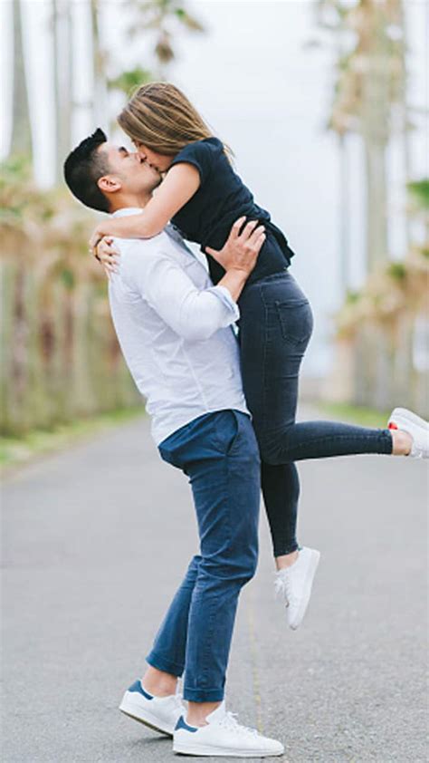 International Kissing Day 2023 சர்வதேச முத்த தினத்தின்