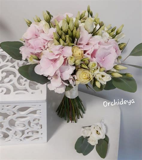 Весільні букети та бутоньєрка ідеальний вибір для нареченої та нареченого