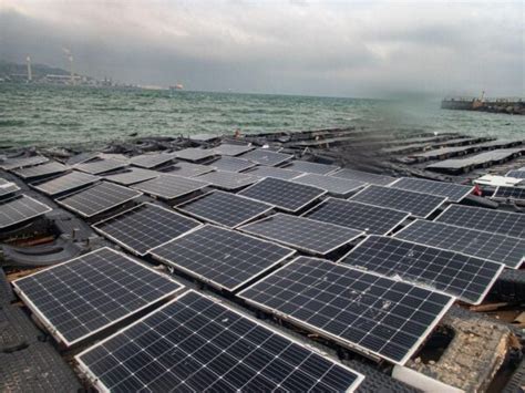 Floating Pv System Mysteriously Washes Up On Hong Kong Beach Pv Magazine International