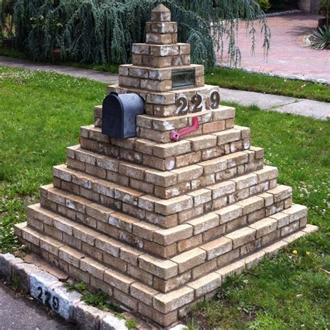 22 Unusual And Creative Mailboxes You Dont See Everyday Blog Of Francesco Mugnai Funny