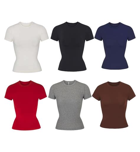 ЖЕНСКАЯ ОДЕЖДА ОБУВЬ БИШКЕК Футболка Skims в наличии Размер Стандарт 🏷️800 с Instagram