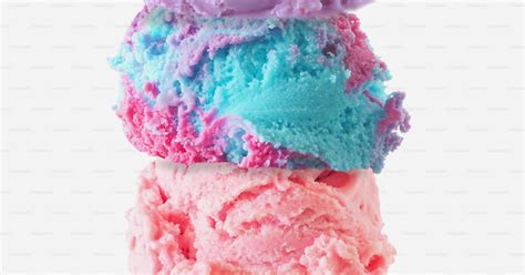 트리플 스쿱 아이스크림 콘은 흰색 배경에 고립되어 있습니다 파스텔 퍼플 블루 핑크 와플 콘 사진 Unsplash의 여름 이미지