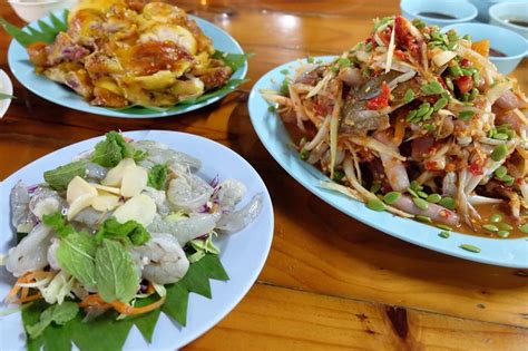 😊 ร้านไก่ย่างสองสาว หน้าเขื่อนขุนด่านปราการชล