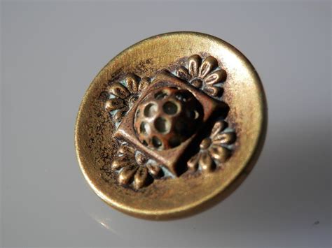 Stunning Antique Button Brass Button Etsy Antique Buttons Buttons