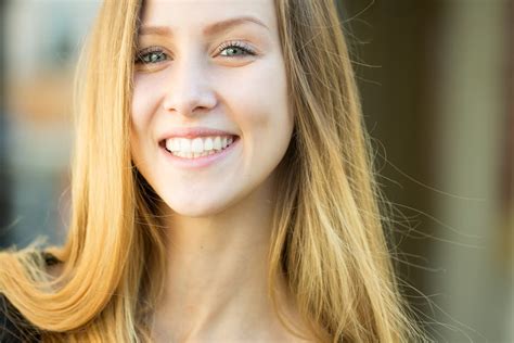 14 Unique Traits That Are Common In People With Big Eyes