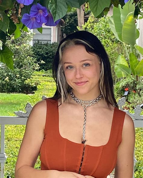 Sabrina Nichole Bio Age Career Net Worth Boyfriend Height