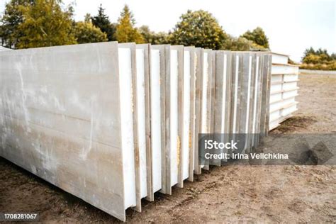 Sip 구조용 단열 패널로 만든 목조 프레임 하우스의 건물 건설 Osb 지향 스트랜드 보드 Eps 발포 폴리스티렌 에너지 효율적인 친환경 친환경 캐나다 기술 Friendly